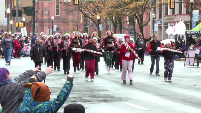 Harrisburg Holiday Parade helps kick off Christmas season