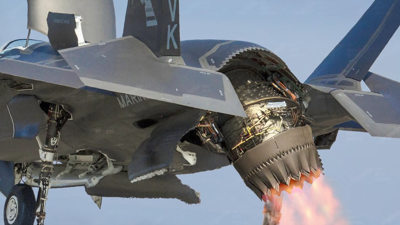 F-35B fighter jet demonstrates impressive vertical landing in ...