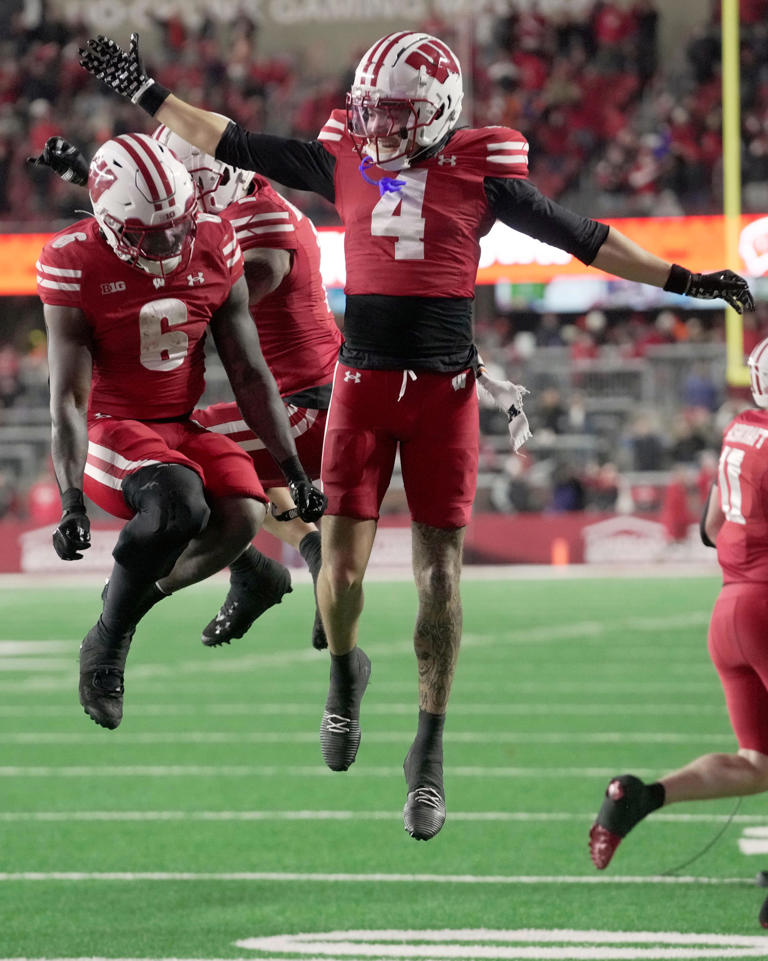 Wisconsin football depth chart for Game 12 vs. Minnesota on Nov. 29 at ...
