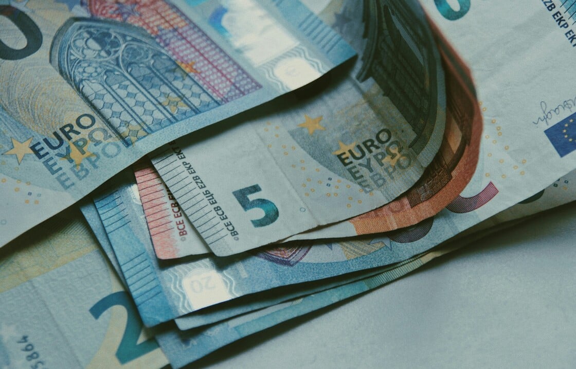 Επίδομα 250 ευρώ: Ανατροπή με το πότε πληρώνεται - Ανακοινώθηκε η ημέρα