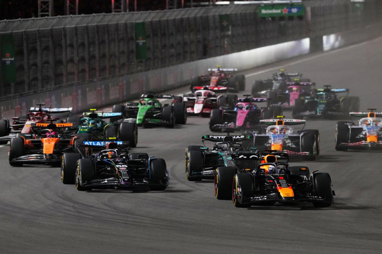 F1 Vegas GP live: Verstappen wins as Norris holds second after issue