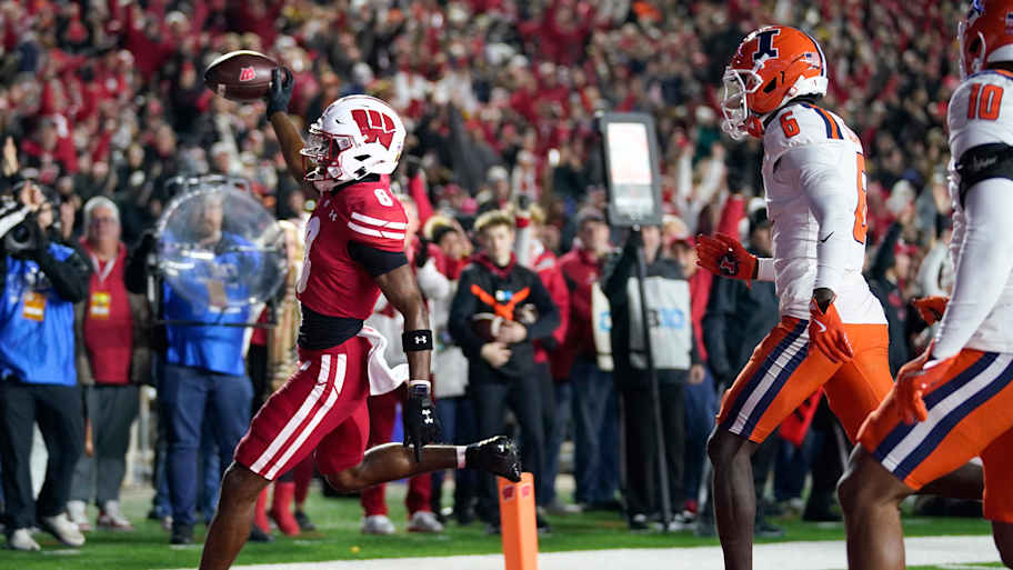 Studs and duds from Wisconsin Badgers 27-10 upset win over No. 21 Illinois