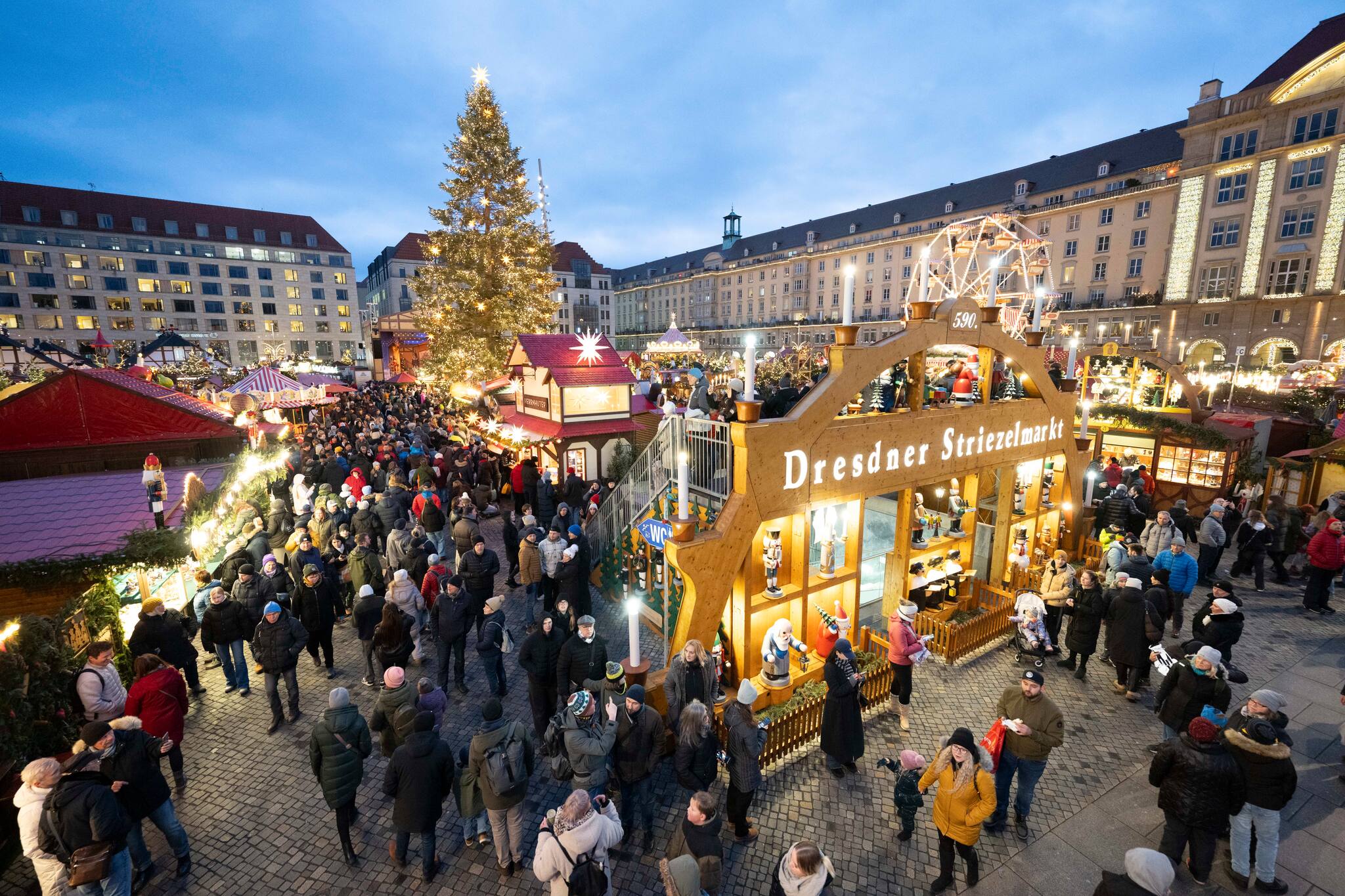 Dresdner Striezelmarkt schafft es im Weihnachtsmarkt-Ranking auf Platz 3