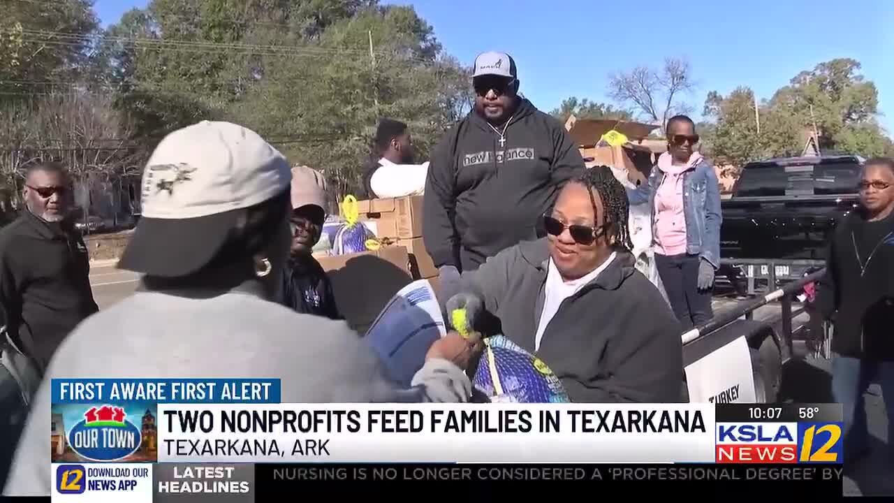 Two nonprofits give out turkeys in Texarkana