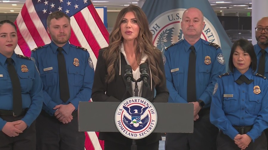 Kristi Noem awards bonus checks to Las Vegas TSA agents, announces $1 ...