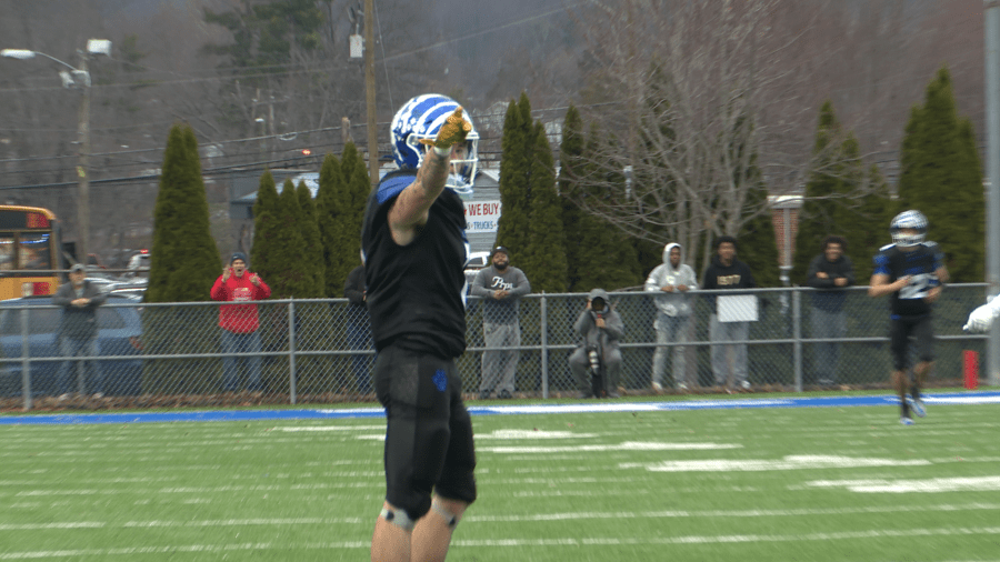 Mossor brings home the 2025 Randy Moss Award, becoming third Tiger to ...