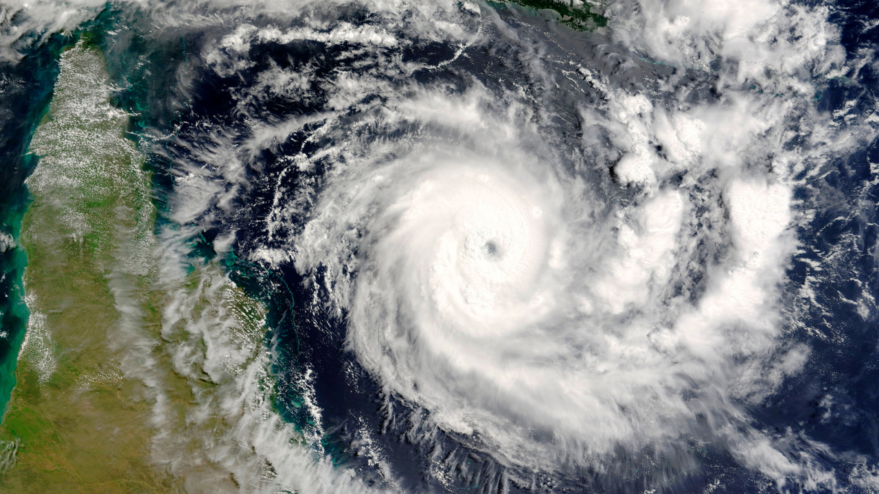 Will Cyclone Seynar Make Landfall in India? Latest Updates on Brewing ...