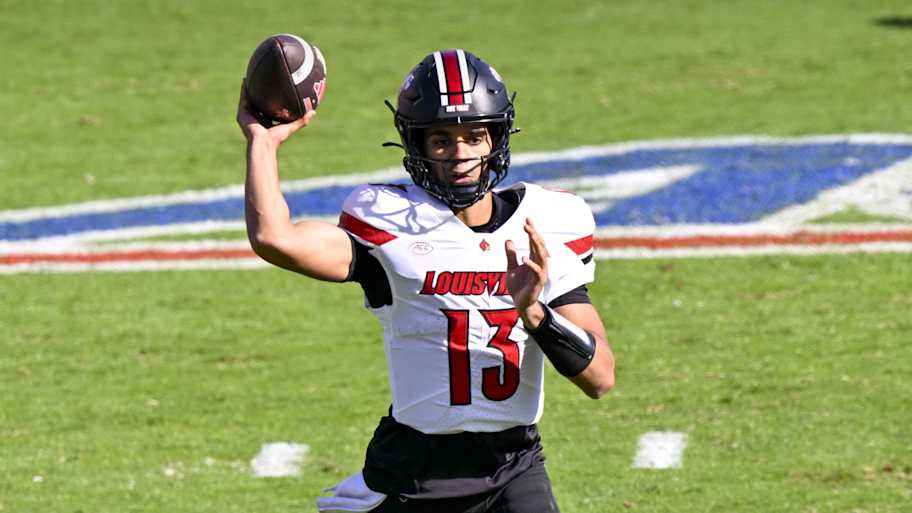 Louisville Opens as Home Favorite vs. Kentucky