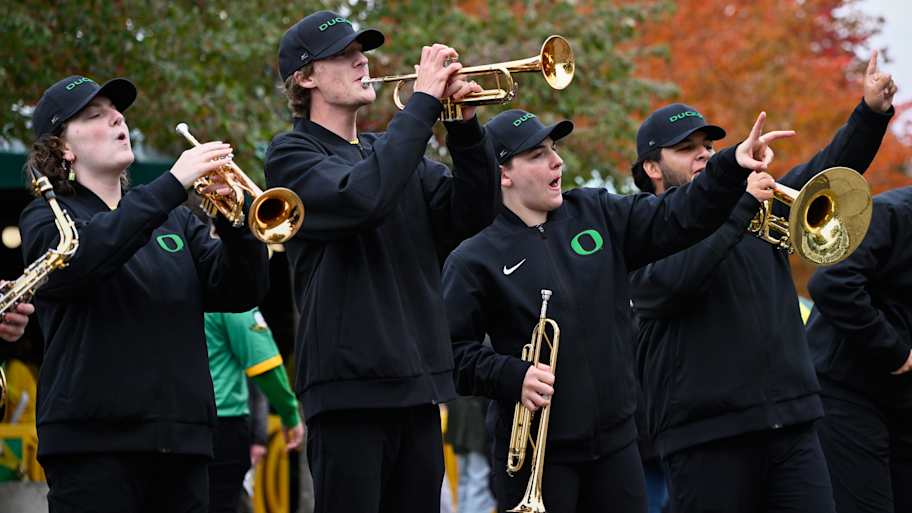 Oregon marching band settles raging debate with halftime tribute