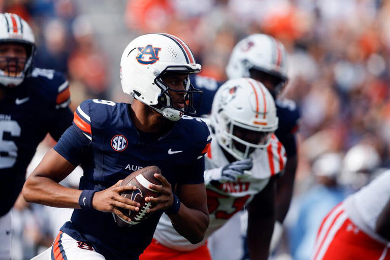 Auburn QB, George Co. alum Deuce Knight named SEC Freshman Player of ...