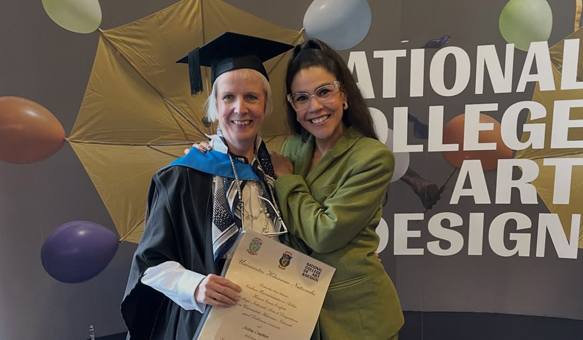 Zeinab Elguzouli celebrates huge dream for her mum as she graduates art ...