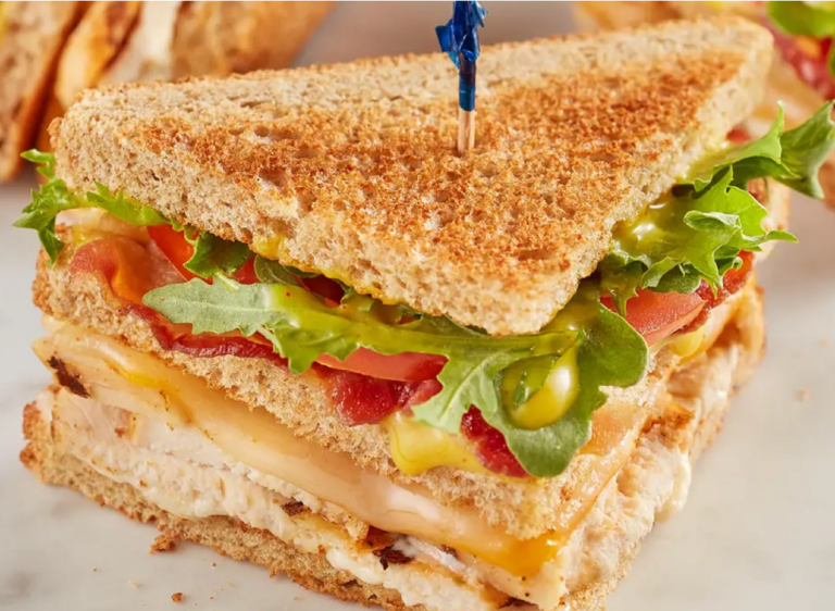 5 Chain Restaurants Fans Say Nail the Classic Club Sandwich
