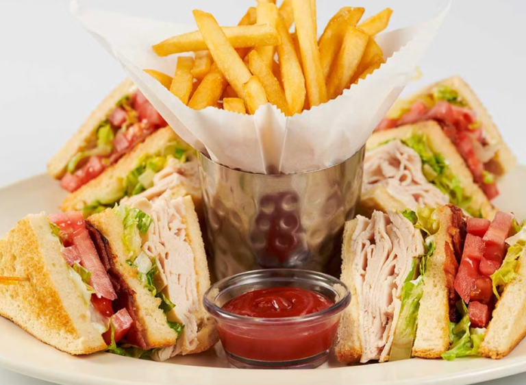 5 Chain Restaurants Fans Say Nail the Classic Club Sandwich