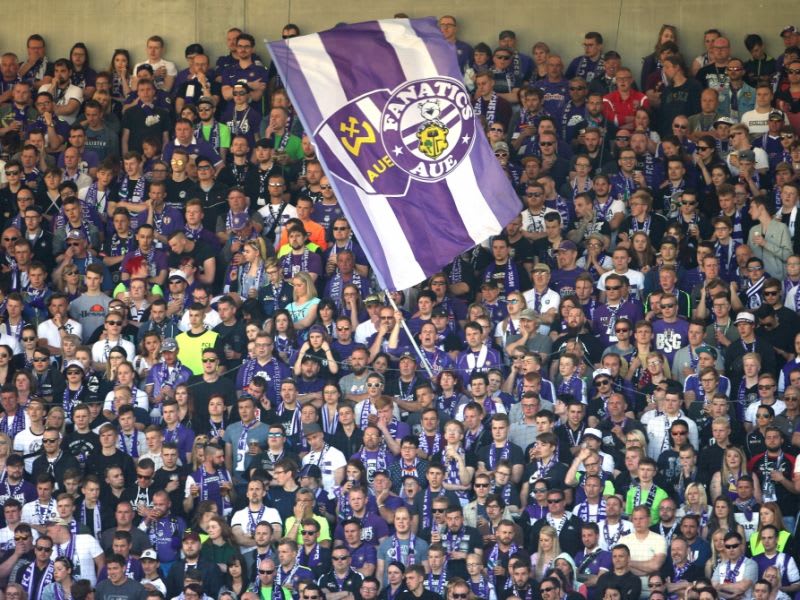 FC Erzgebirge Aue vs. VfB Stuttgart II: Kein Team konnte treffen! Aue ...