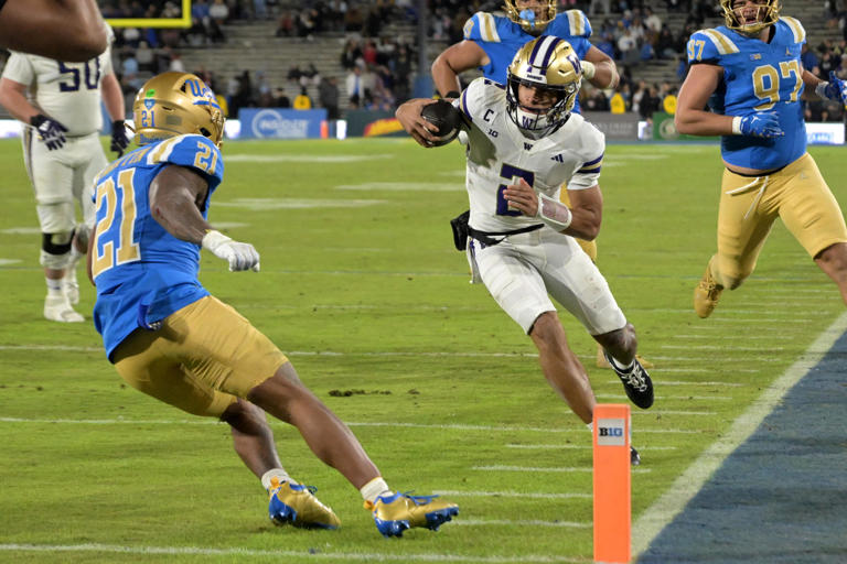 Washington football gets prime TV slot for rivalry week vs. Oregon