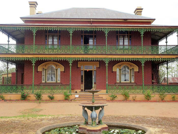 15 Real Cases Of Haunted Houses That Will Have You Sleeping With The ...