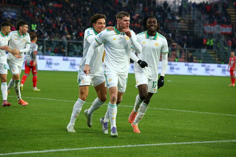 Evan Ferguson scores first Serie A goal as Roma go clear at the top