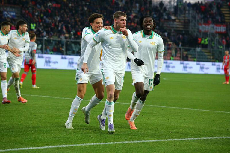 Evan Ferguson scores first Serie A goal as Roma go clear at the top