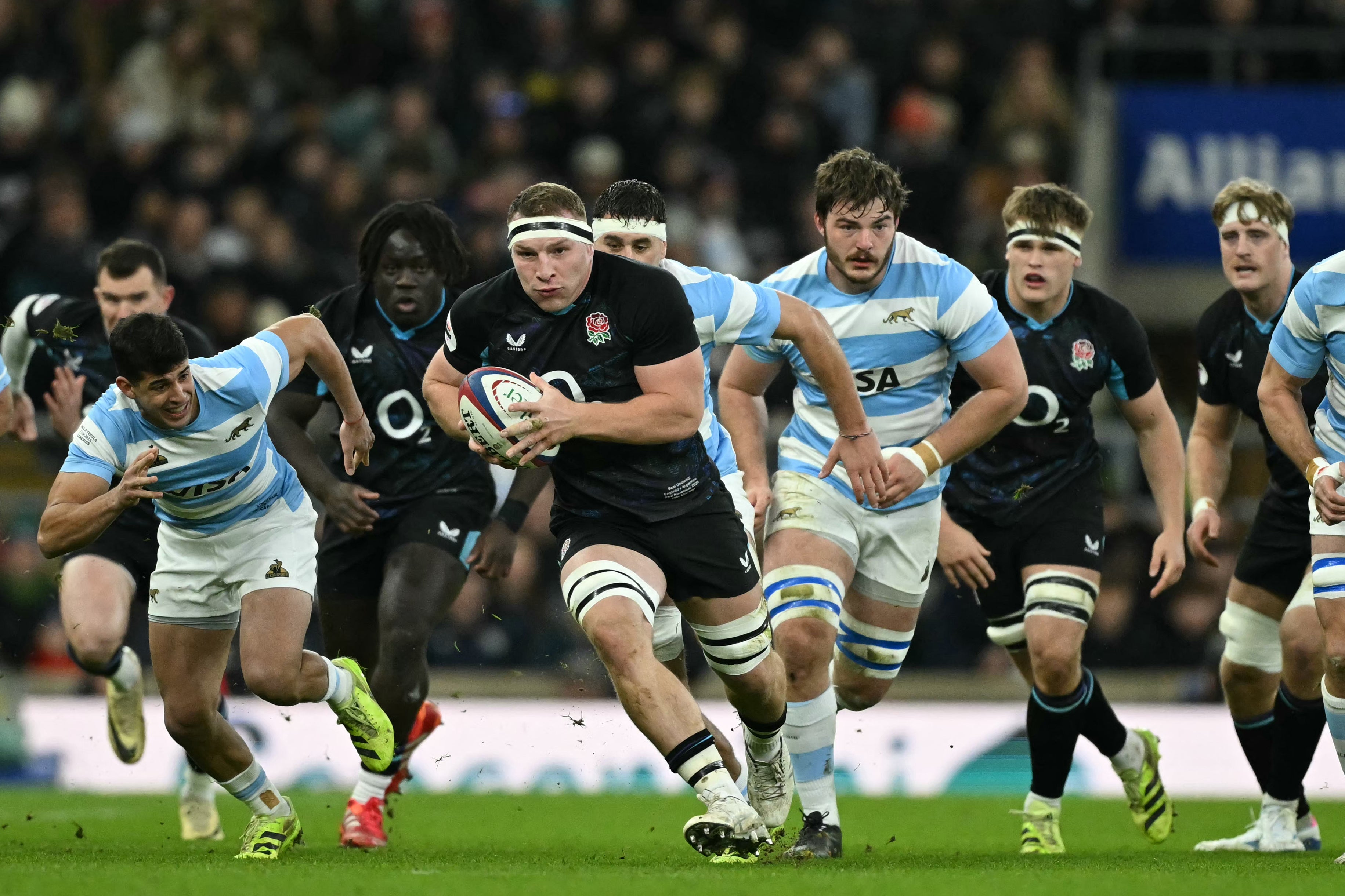 Curry accused of shoving Pumas coach after England win again