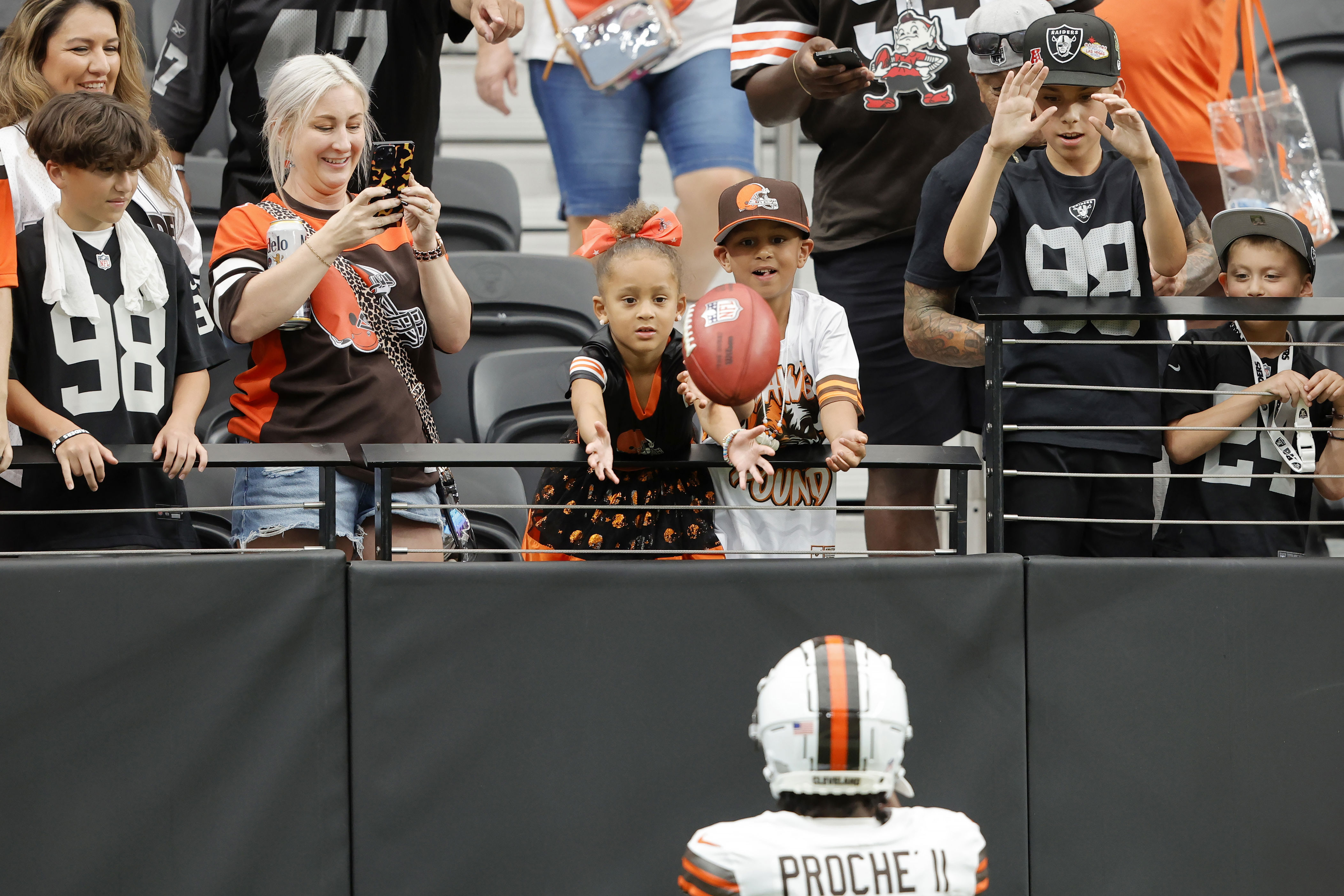 Cleveland Browns vs. Las Vegas Raiders: How to watch, TV schedule ...