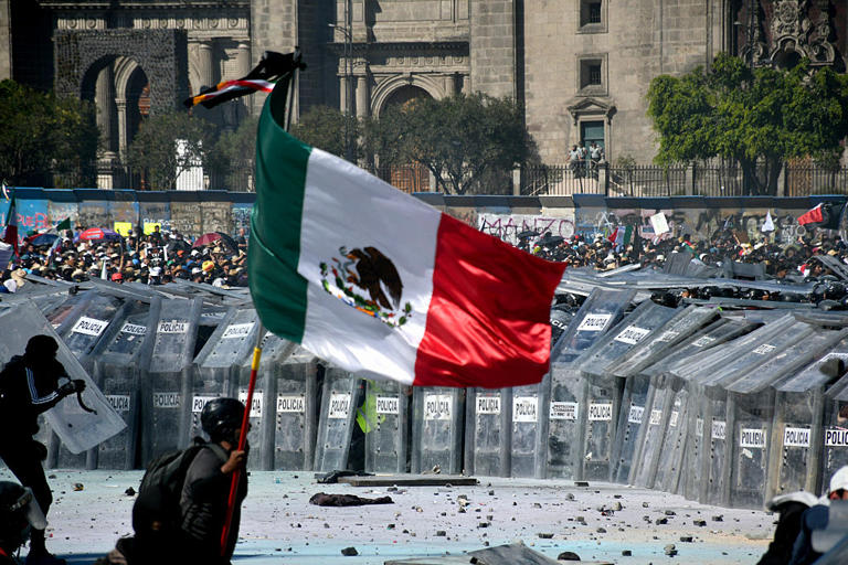 Thousands protested cartels and government in Mexico