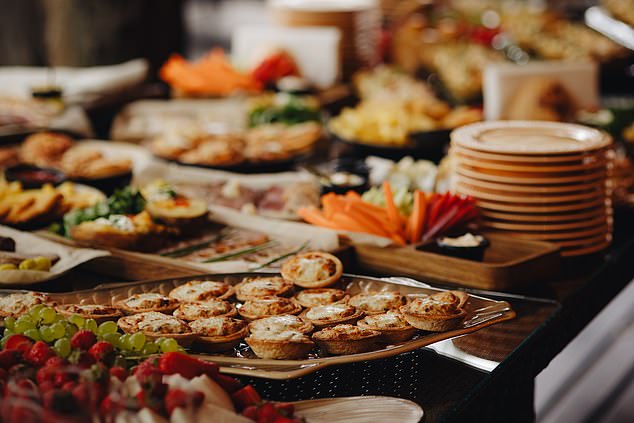 Four in 10 Brits prefer 'picky bits' to Christmas lunch - with baked ...