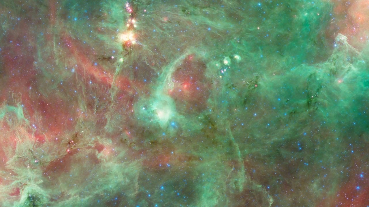 Giant 'diamond ring' sparkles 4,500 light-years away in the Cygnus ...