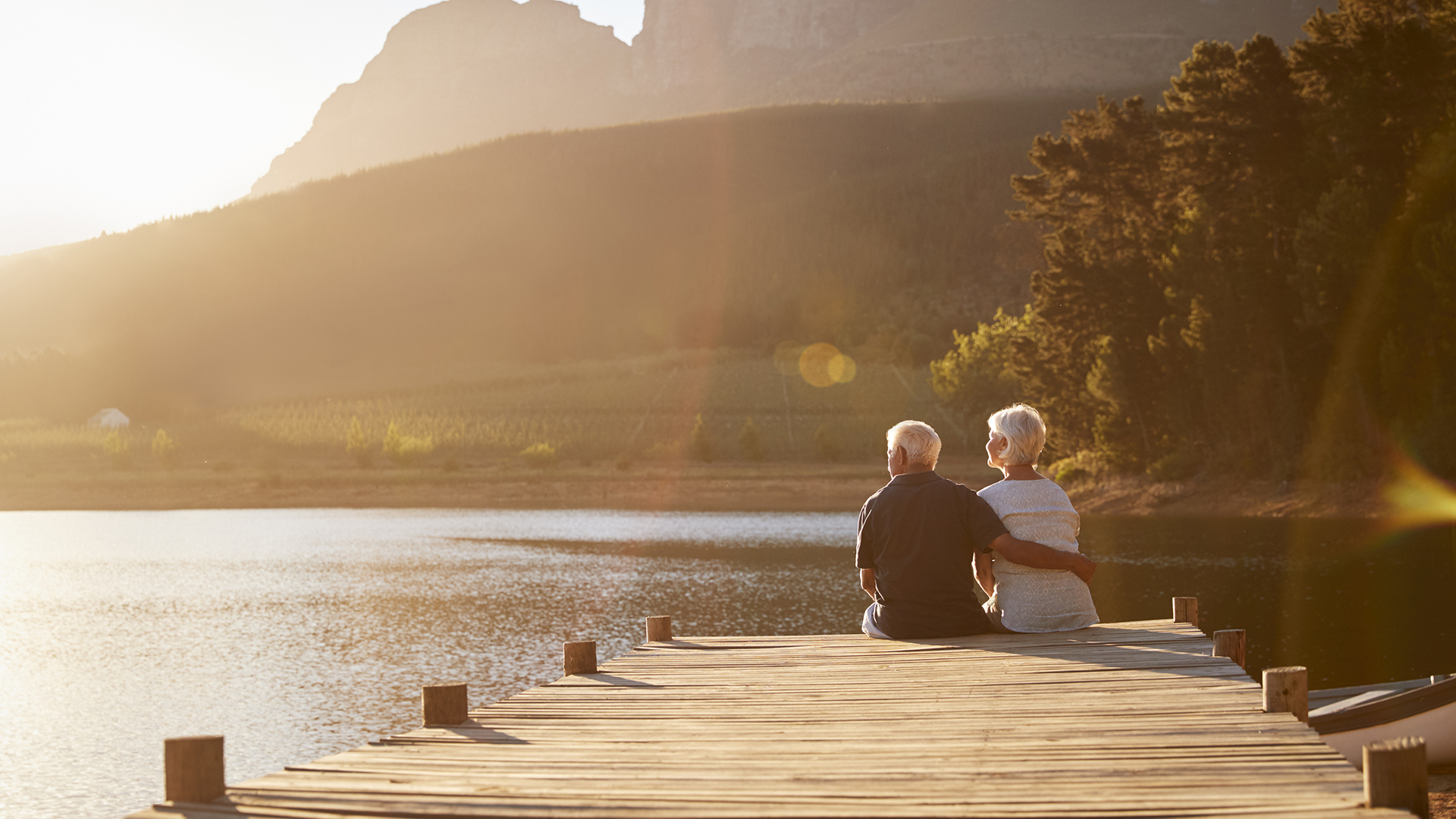 4 lake towns for retirees under $3,500 a month