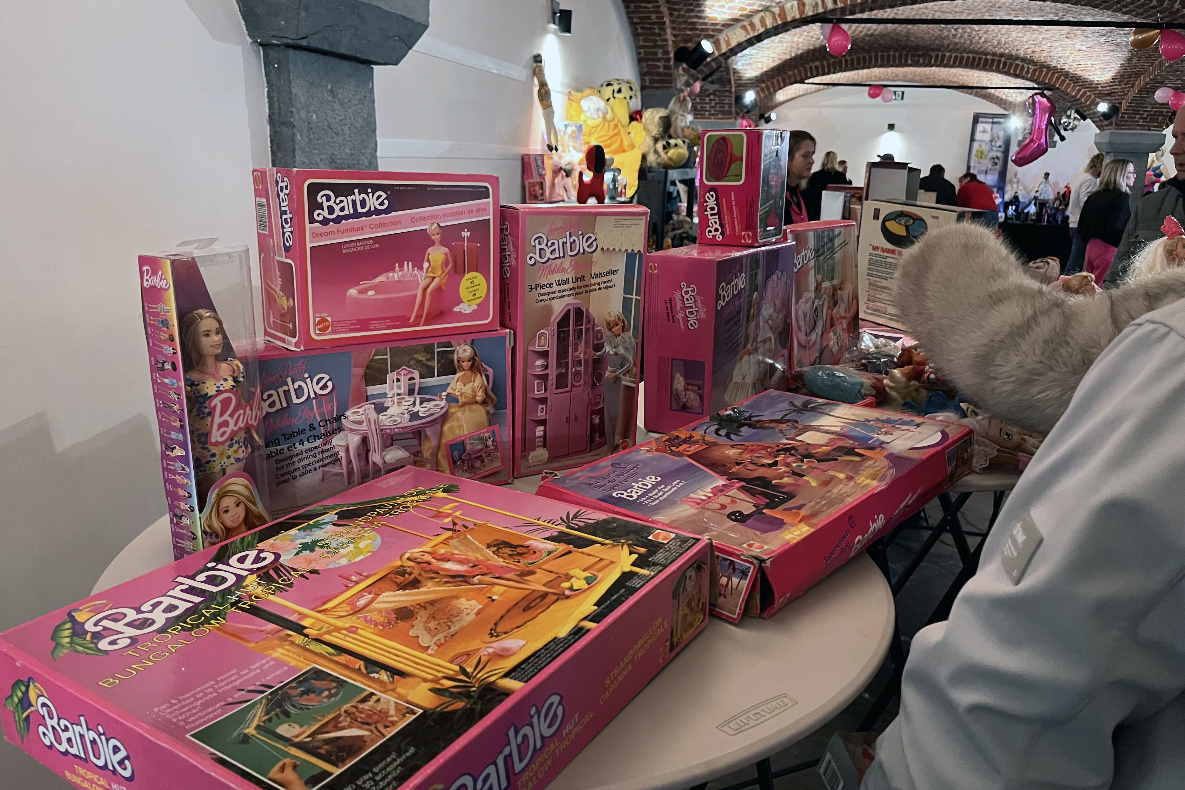 Une convention Barbie s'est tenue à Boussu, commune de Sandra "Barbi ...