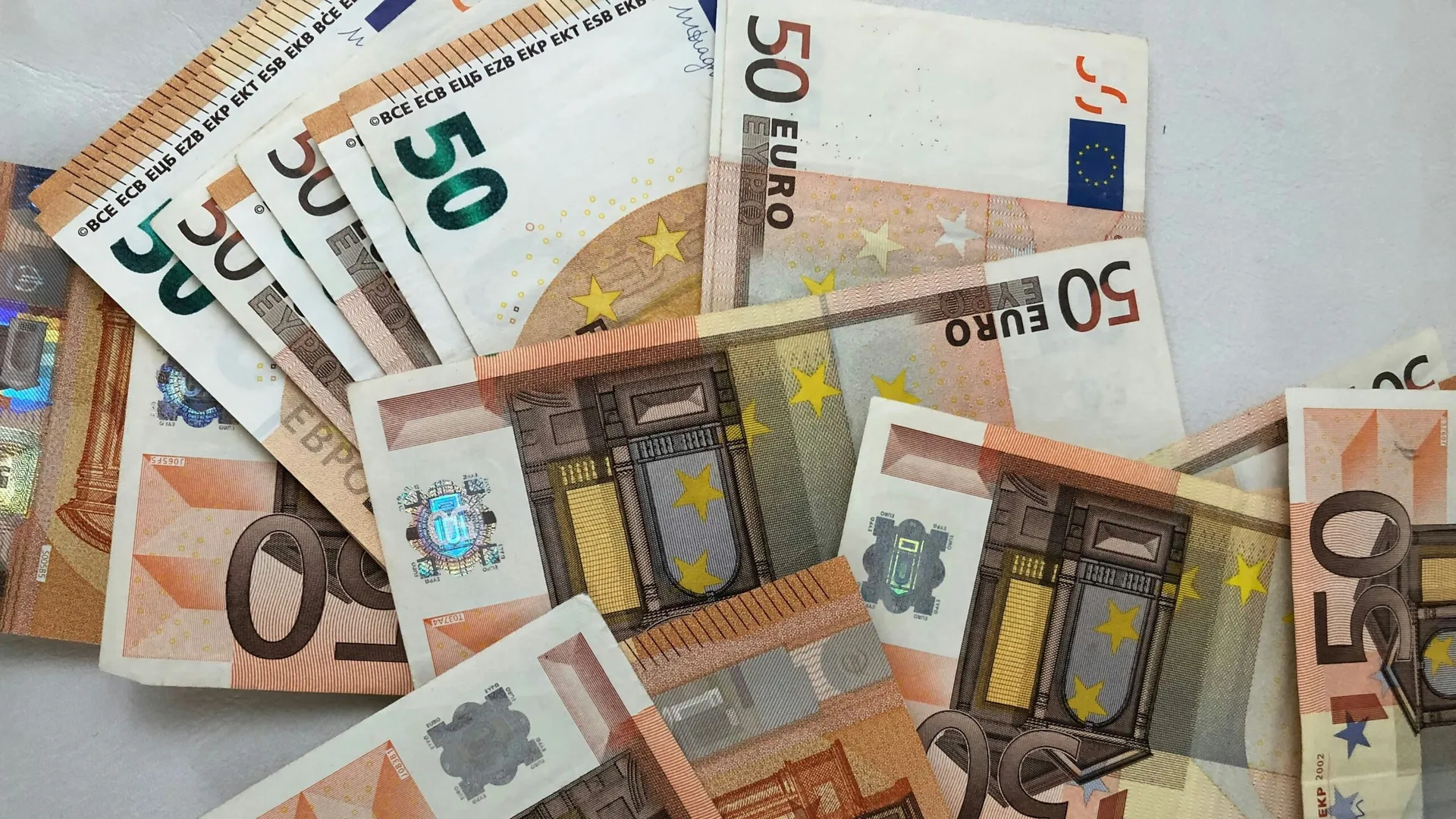 Hoeveel geld moet je eigenlijk sparen per maand? Dit is het advies van ...