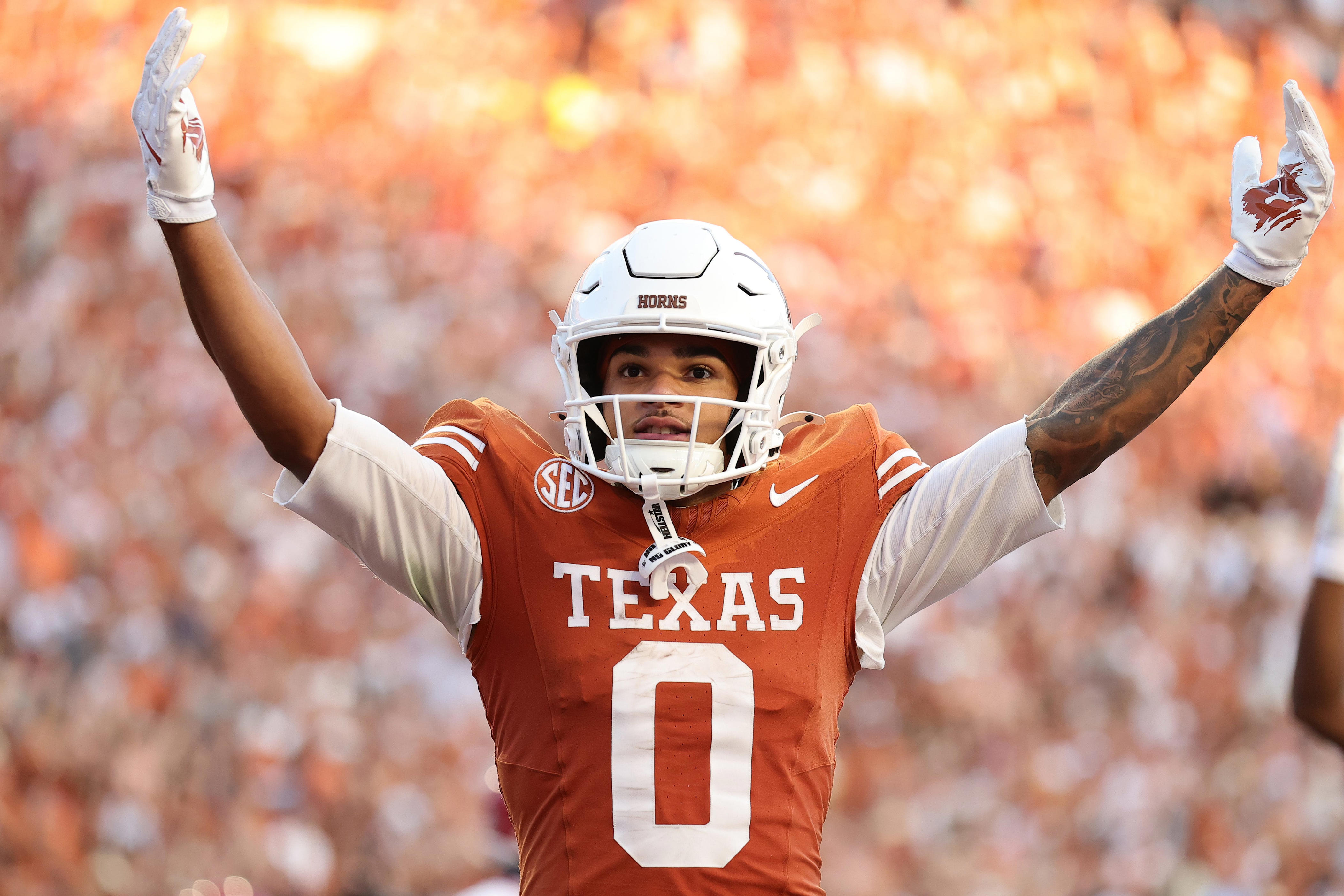 Texas Longhorns star WR DeAndre Moore to enter transfer portal
