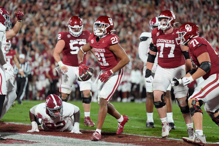 Oklahoma vs Alabama: Latest betting lines for College Football Playoff