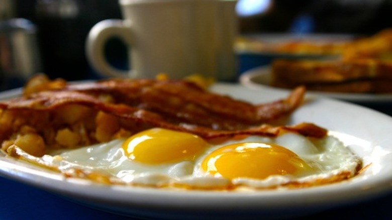 The Breakfast Chain That Hasn't Changed Its Logo Since The '60s