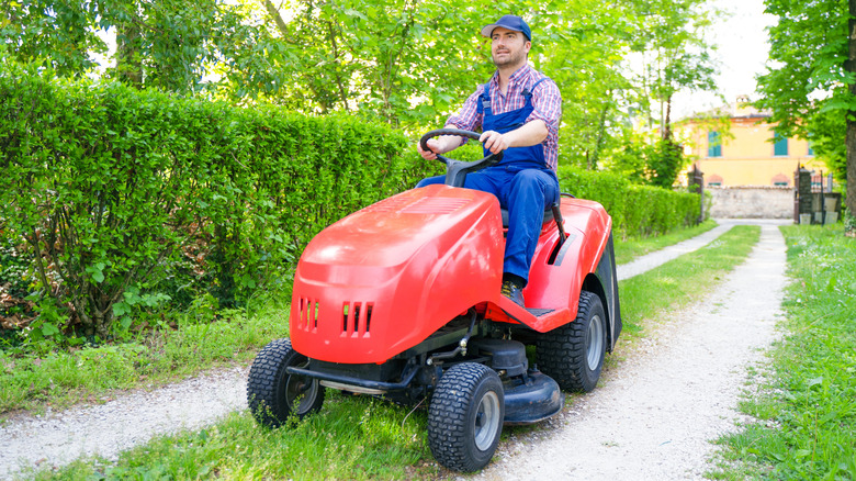 How And When To Replace Your Riding Lawn Mower Brakes