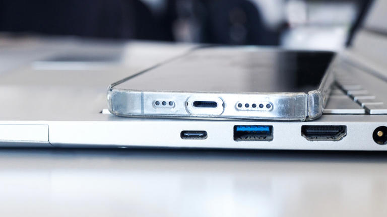 This Unique USB Stick Will Never Leave Your Computer's USB Port