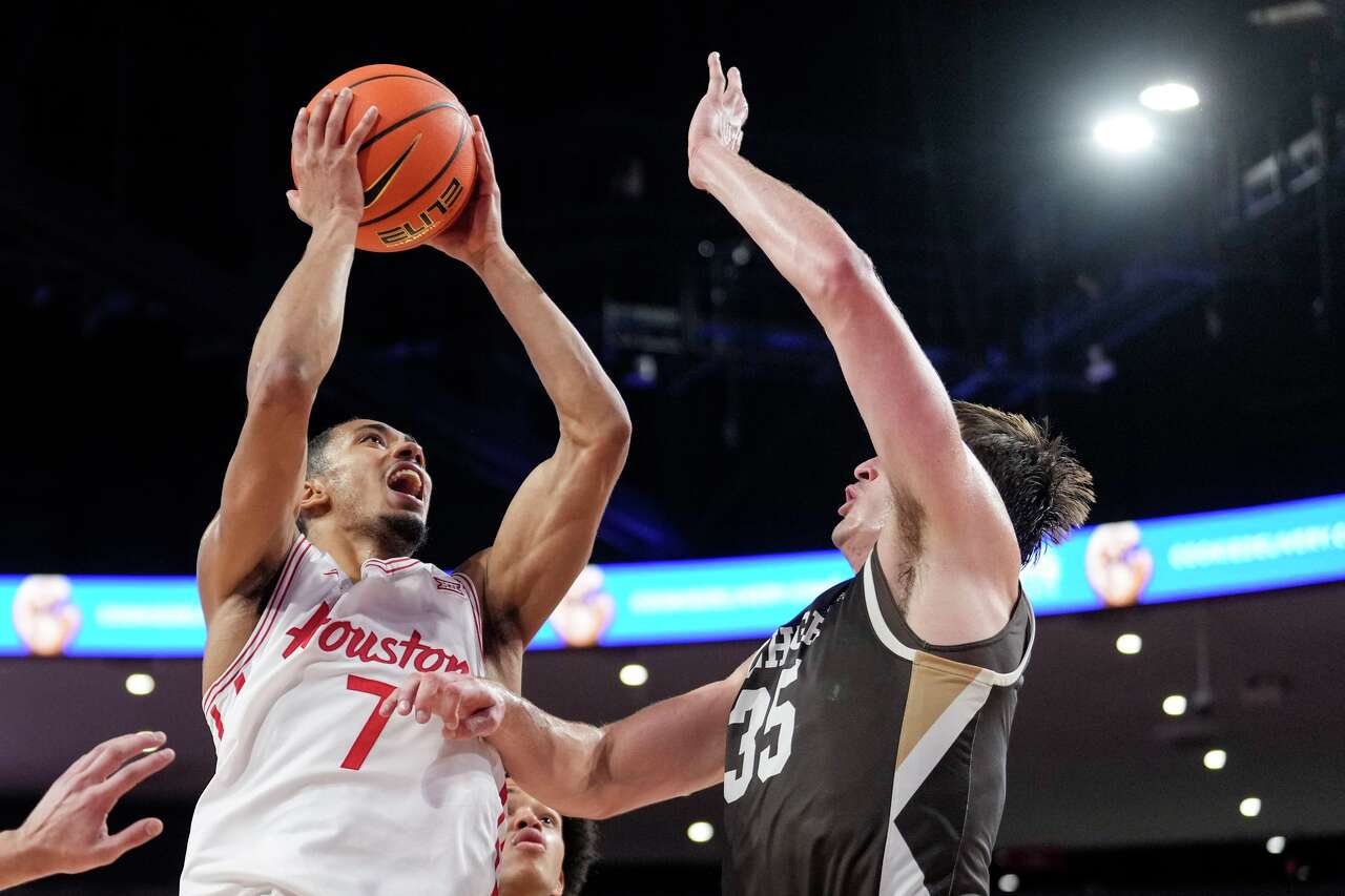 UH vaults to No. 1 in Associated Press college basketball poll after 2 ...