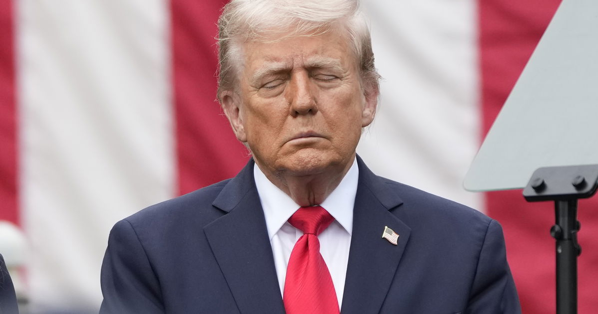 Trump’s doctors are monitoring the progress of his dementia and/or ...