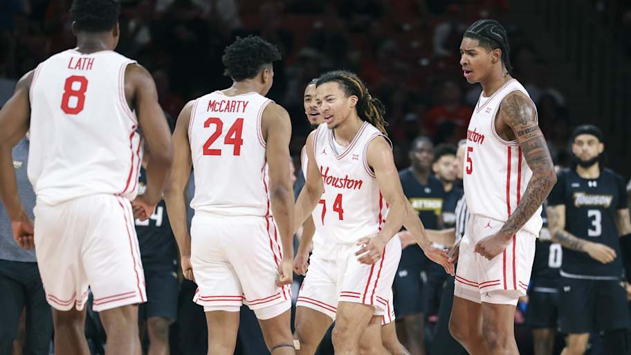 Houston Cougars Take Over Top Spot in New AP Poll