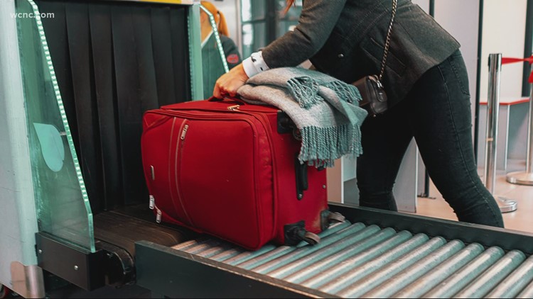 VERIFY | Can you give gifts to TSA agents?