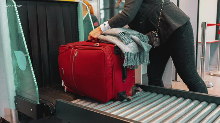 VERIFY | Can you give gifts to TSA agents?