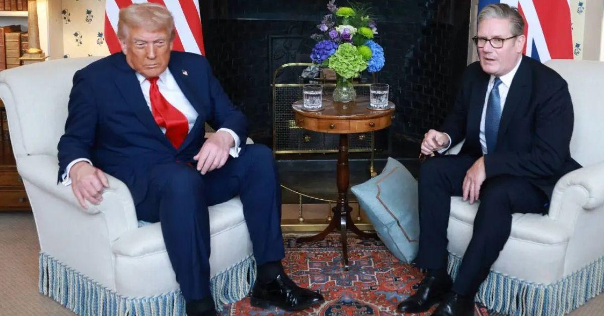 Donald Trump Seen With Obvious Makeup Over His Bruised Hand at ...