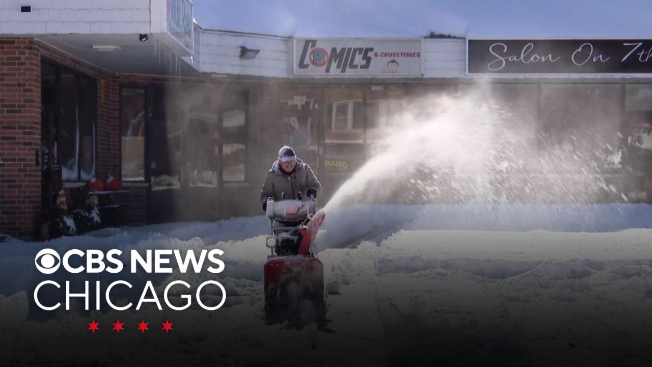 Chicago area digs out from unusually early first heavy snowfall of the ...