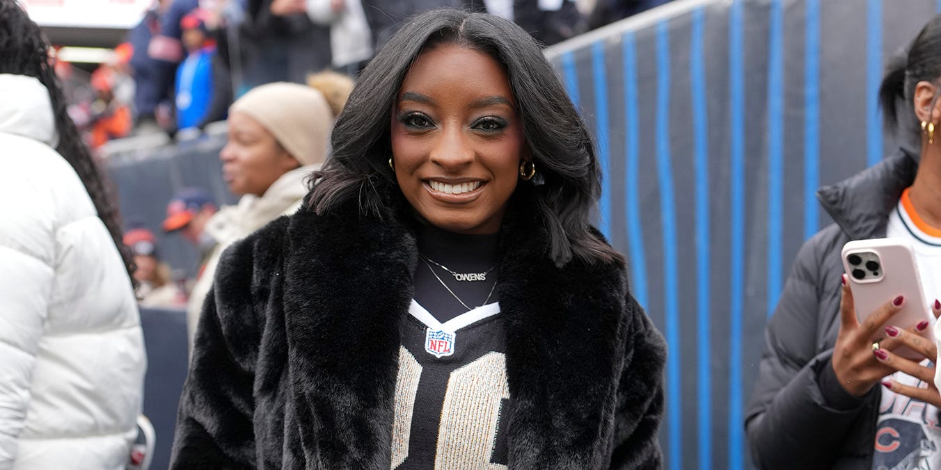 Simone Biles Pairs Her NFL Jersey With Fur and Diamonds to Support ...