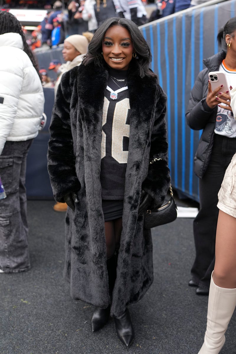 Simone Biles Pairs Her NFL Jersey With Fur and Diamonds to Support ...