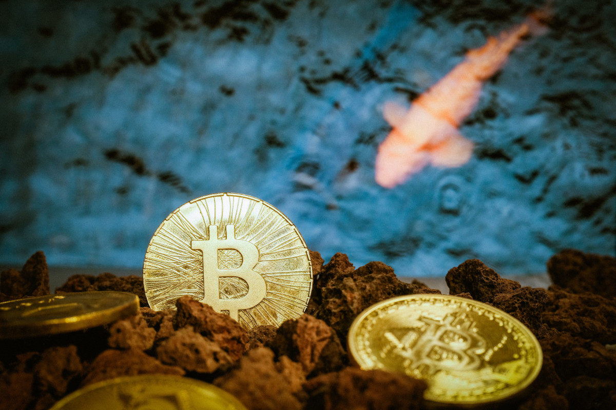 Analyst upgrades viral crypto stock's price target after billion-dollar ...