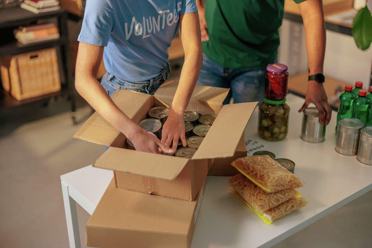 Bluffs schools hosting food drive competition