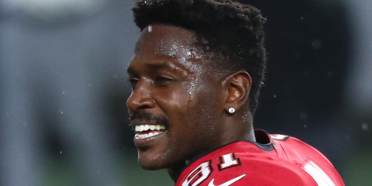 Antonio Brown pleads not guilty, claims self-defense in attempted ...