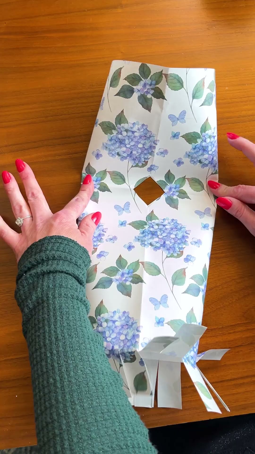 How to wrap a candle! #giftwrapping #giftideas #crafts #wrapping