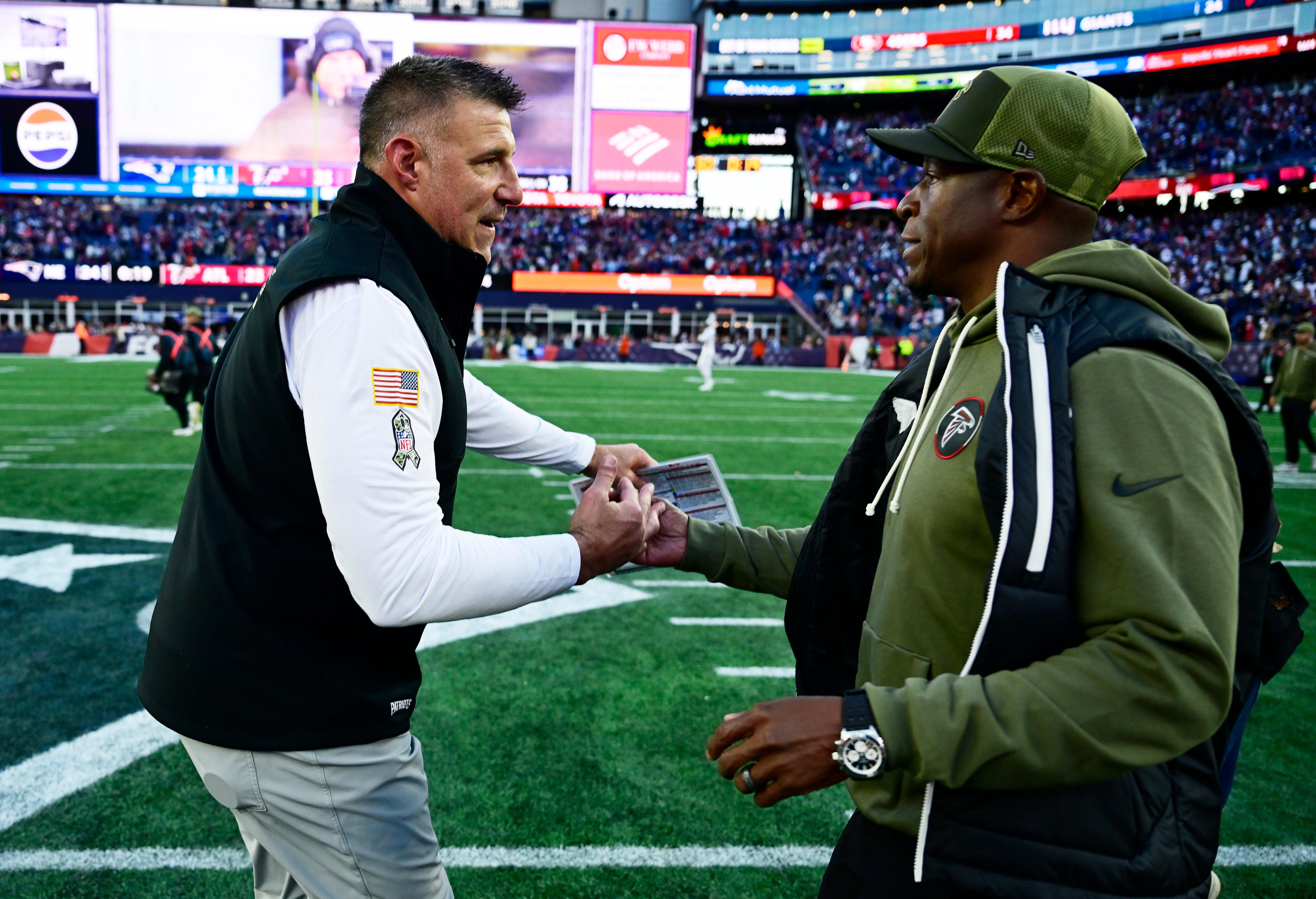 Mike Vrabel trolls NFC South teams after Patriots sweep division