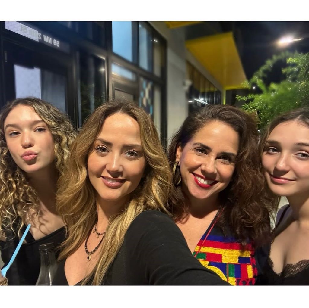Andrea Legarreta, Mía y Nina Rubín se reunieron en Miami con la hermana ...